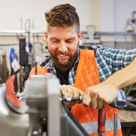 Curs Mecanic Auto Profesional New Consult Cursuri Autorizate Si Acreditate