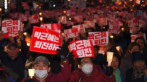 Scandal Hit S Korean President Park Geun Hye Urged To Quit Bbc News
