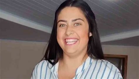 Video Woman With Gigantomastia Shows Before And After Of Reduction
