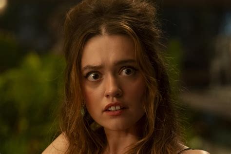 White Lotus Star Aimee Lou Wood Hits Out At Snls ‘mean And Unfunny