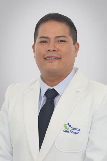 Ronald Gamarra Garcia Cirugia Plastica Y Reparadora Clínica San Felipe