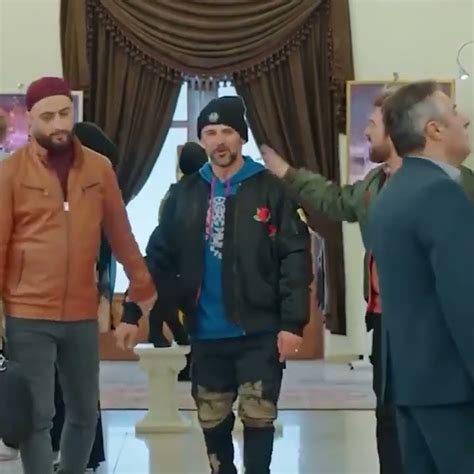 رپ خوندن امین حیایی وقتی امین حیایی حمید صفت و مهراد هیدن میخونه 😱😂 Youtube