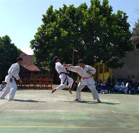 Jenis Dan Jadwal Latihan Ekskul Di Smk Bhakti Kencana Ciawi Smk