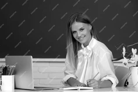 Premium Photo High School Student Learning English Or Mathematics In