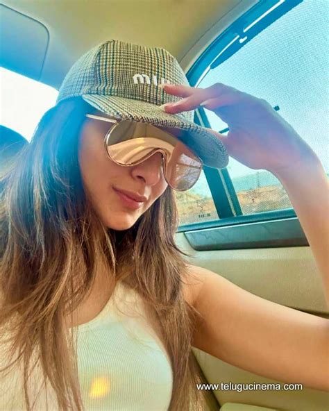 Kiara Advani Flaunts Her Sun Protection Look Telugu Cinema