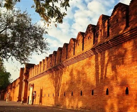Tha Phae Gate Chiang Mai The Gateway To Thai Heritage