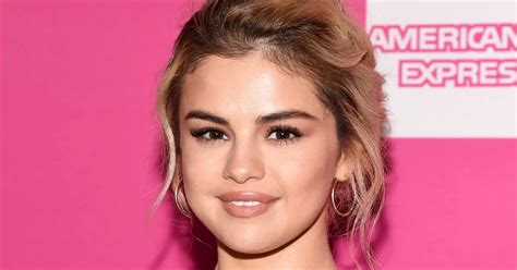 Selena Gomez suffers shocking fake tan fail with WAY too much bronzer at the Met Gala - Mirror ...