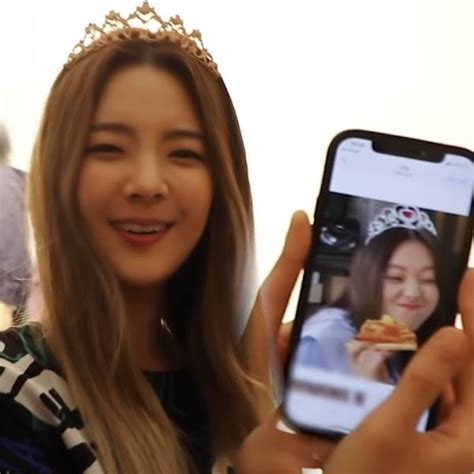Pin By Bella King On K Pop Memes Itzy Kpop Girls Celebs