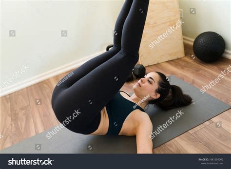 Reverse Crunches Exercise