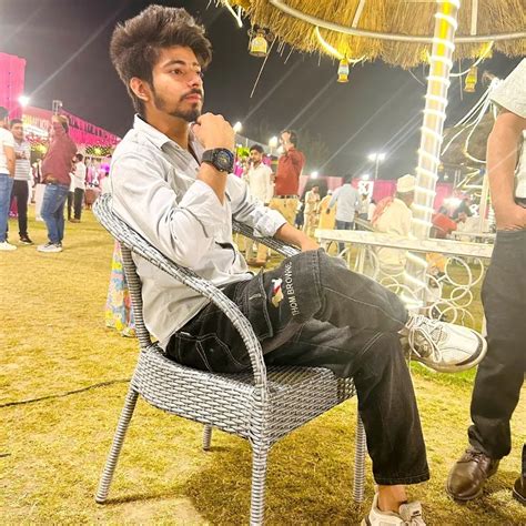 Sakib Sakib On Reels