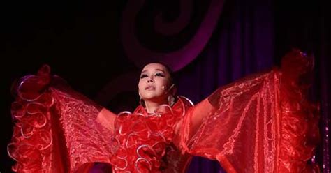 하리수 화려한 댄스 포토