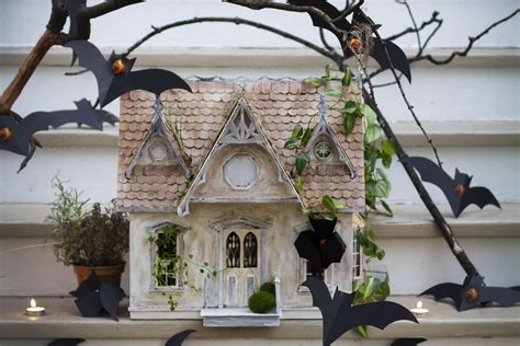 Haunted House Ideas For Halloween This Year Halloween Home Decor