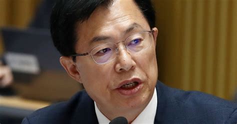 국감 오세훈 시장에게 질의하는 이만희 의원