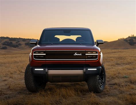 The Hybrid Scout Traveler Suv And Scout Terra Pickup Look