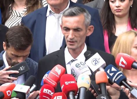 Kryetari I Zveçanit Kam Filluar Punën Në Komunë I Hoqëm Flamujt E Serbisë Epoka E Re