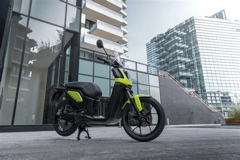 Fantic Issimo City è Il Nuovo Scooter Elettrico In Versione 50 E 125