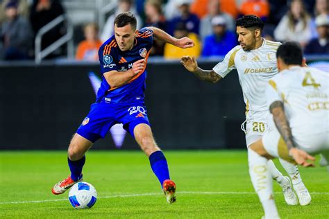 Fc Cincinnati Draws 2 2 With Atlanta Behind Two Goals From Evander