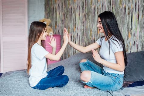 Mother Daughter Sharing Images Free Download On Freepik