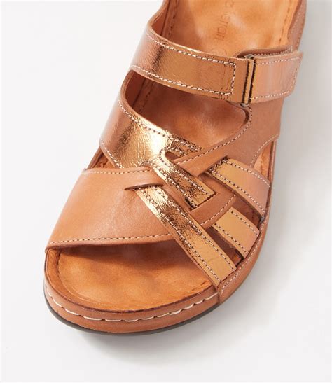 Niamo Tan Bronze Leather Slides