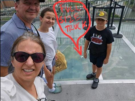 Undermycare Robert Sebestyen