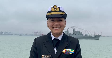 Greta Ruiz Laos Su Historia De Logros En La Marina De Guerra Fue La