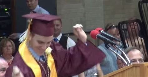 High School Graduates ‘shake Off Their Celebration With Taylor Swift