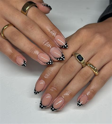 Setsbydiane Nail Artist On Instagram Im Too In Love With The Polka Dot Trend 🖤 Dots