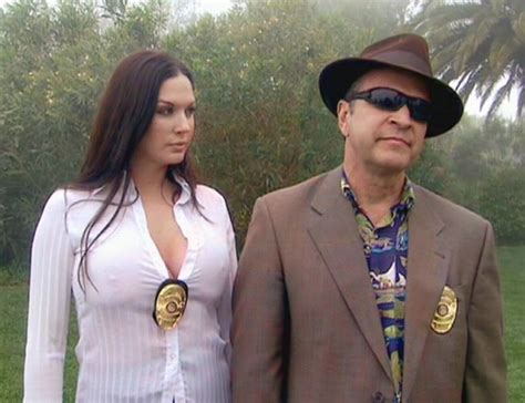Film Fan Busty Cops 3 Stars