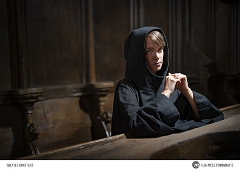 Freilichtspiele Auf Dem Münsterplatz Theater Konstanz Zeigt Hermann