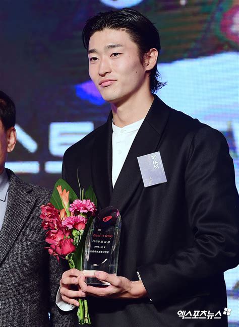 ‘한국의 9번이 누구야 조규성 카타르 월드컵에서 인기남 등극 엑s 하드털이