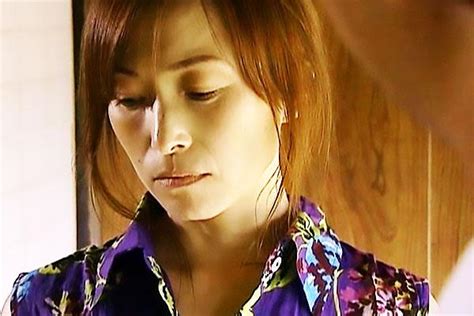 【ヘンリー塚本】夫が他界して性欲を持て余した美熟女の未亡人。他人棒に跨がり騎乗位セックス！ 無料av動画