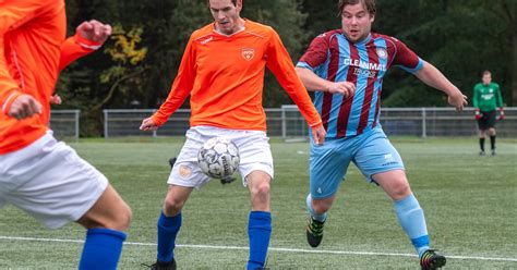 Dvov Grossiert In Foute Passes Tegen Ontketend Sp Eefde Voetbal