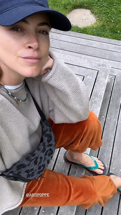 Emily Wickersham 腿 Ncis Emily Wickersham Looks Unrecognizable After