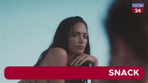 Da Elodie A Vincent Cassel Il Calendario Pirelli 2025 Ritorna Al Nudo