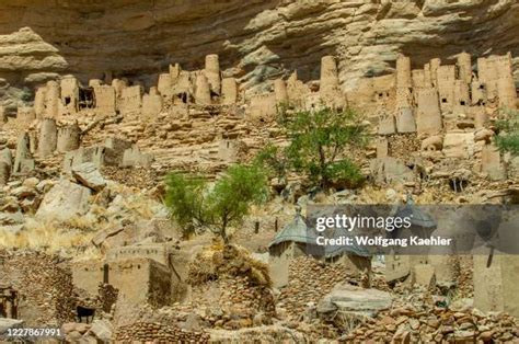 Tellem Tribe Photos And Premium High Res Pictures Getty Images