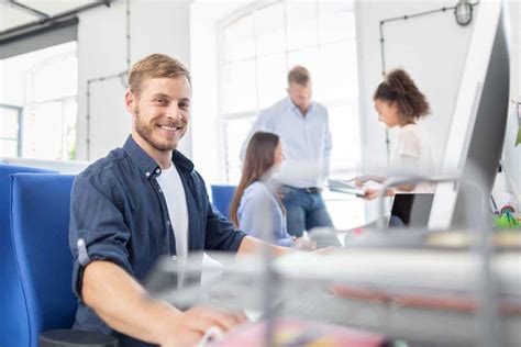 Complete Guide To Software Development Outsourcing For 2024 Stratoflow