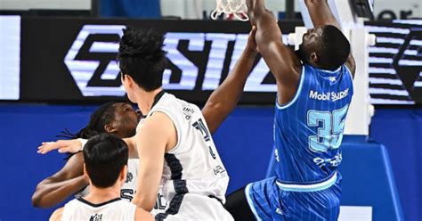 은도예 파워 넘치는 덩크슛 사진