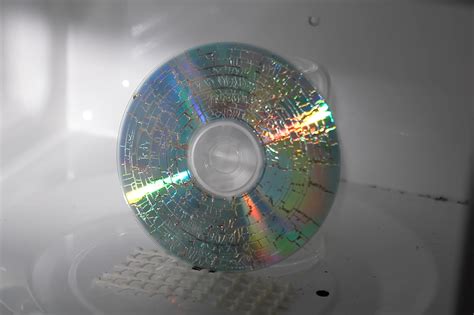 High Speed Camera Captures Cd Being Microwaved In Super Slow Motion At 80 000fps Techeblog