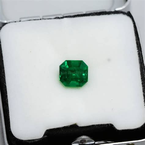 180 Ct Vivid Green Colombian Emerald Gems And Gold