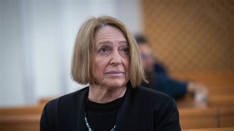 רני רהב תקף בחריפות את שרוליק איינהורן של נעליך מעל רגליך חדשות מעריב