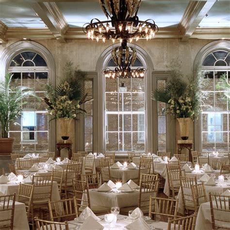 Savannahs Fancy Dining Scene