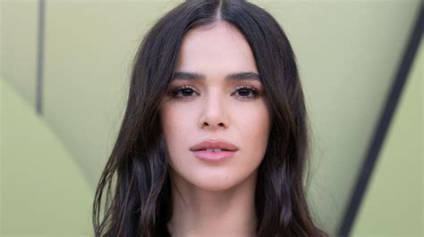 Bruna Marquezine Sensualiza Ao Vestir Look Avaliado Em R 7 Mil