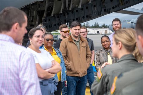 Sandias Weapon Intern Program Visits Mcchord Team Mcchord Article Display