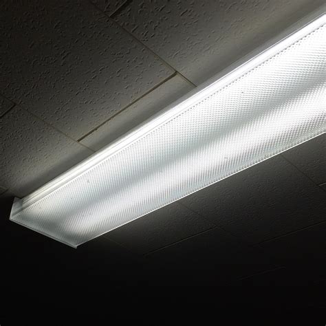 Wrap Around Fluorescent Ceiling Light Fixture 4 Long Prismatic Clip