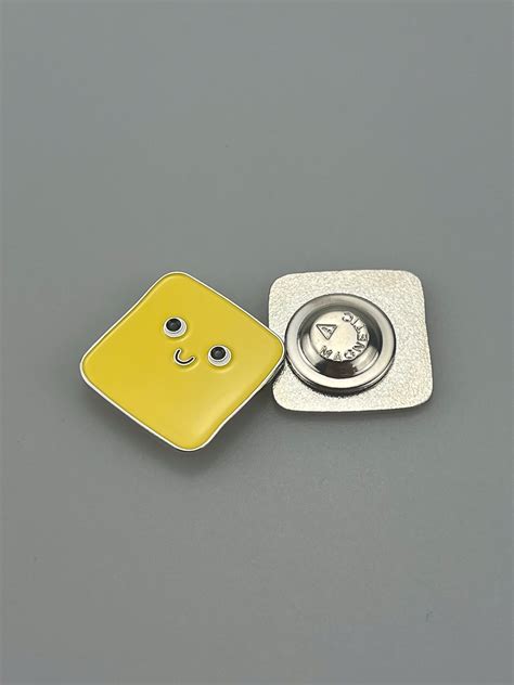 Huy HiỆu ĐÚc CÓ MÀu