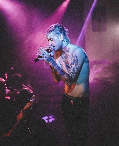 Просмотрите 20 идей на доске Pinterest Lil Peep певцы музыкальные исполнители музыканты и