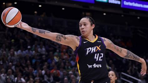 Wnba Legend Brittney Griner To Sign With Dream Ending 11 Year Run In