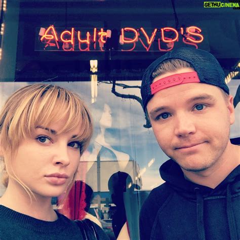 Ashley Rickards Wiki Biography Age Gallery Spouse And More