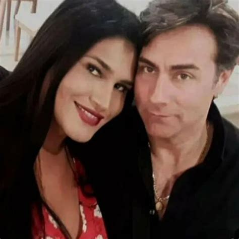 Examigo De Mauro Urquijo Se Extraña Por Amor Con Gabriela Ísler Y Más