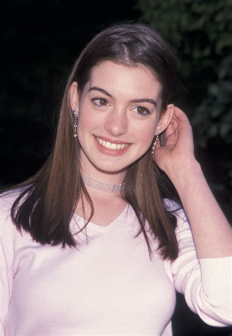 Hairstyles Make Up Anne Hathaway Look Book Artofit